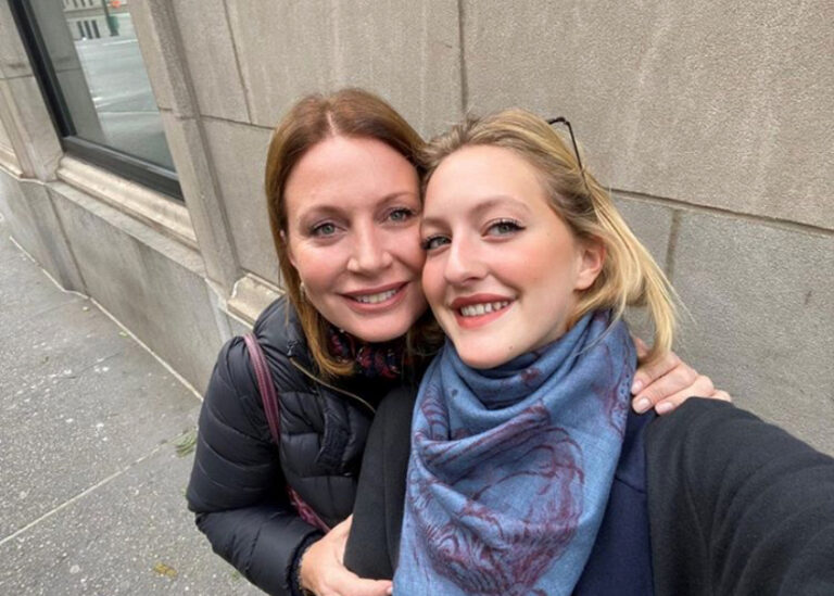 Caroline Koç kızı Esra Koç'un yeni yaşını kutladı... - Magazin Life