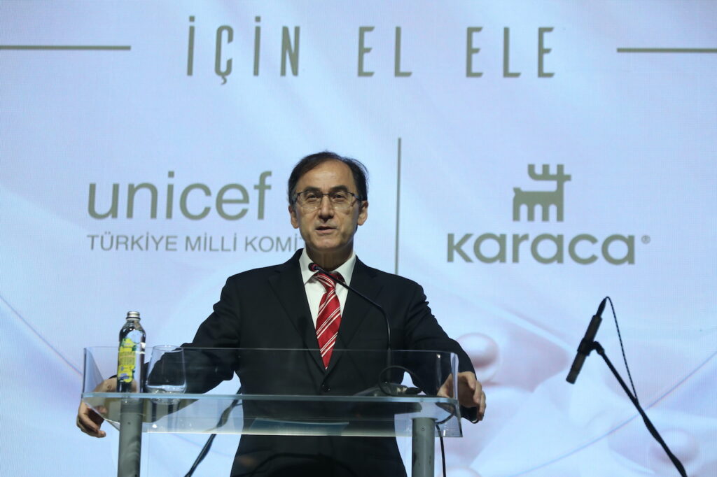 Ünlü isimler Karaca ile birlikte UNICEF için fincan tasarladı ...
