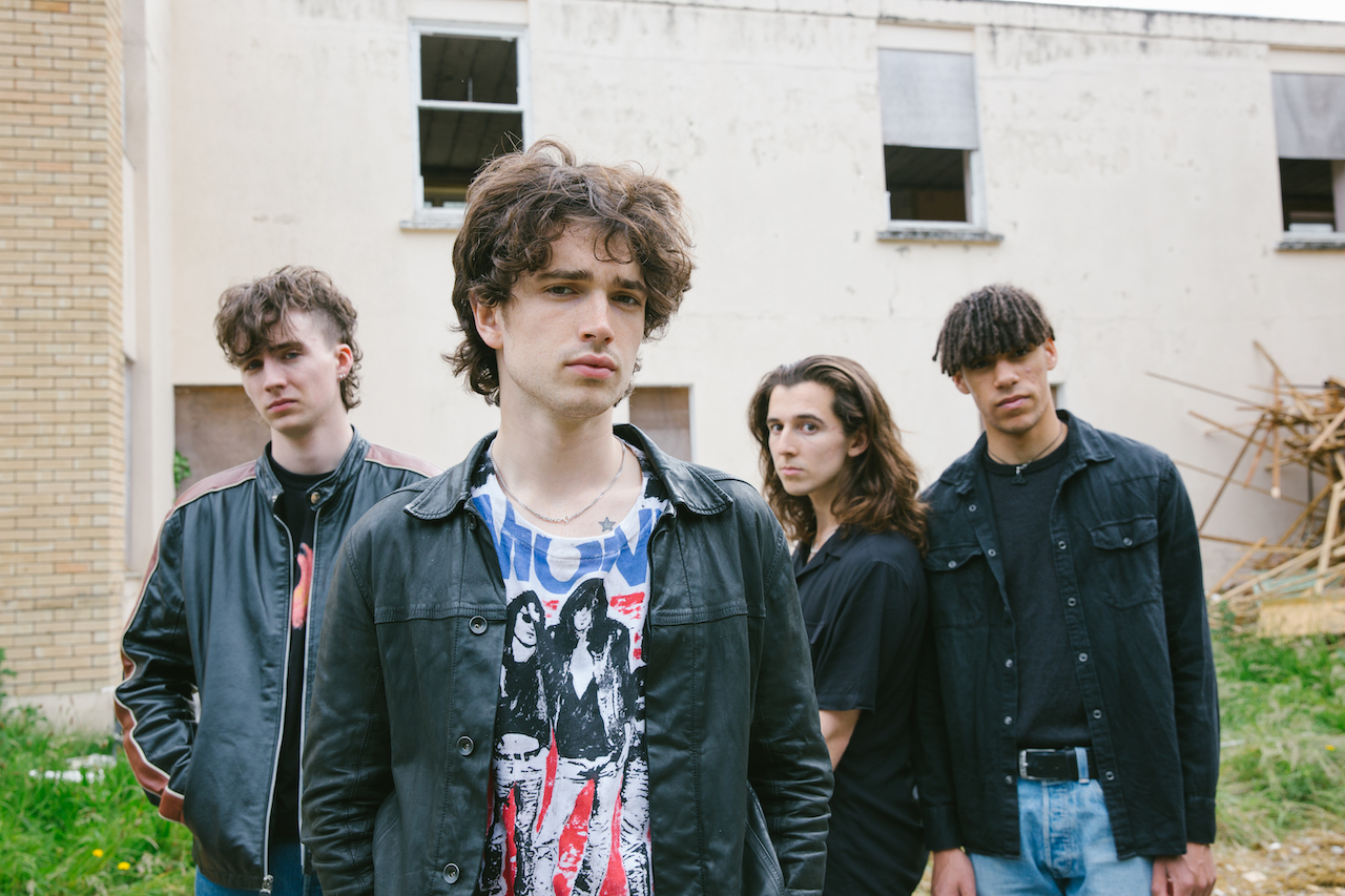 Arctic Monkeys, Zorlu PSM Turkcell Sahnesi’nde müzikseverlerle ...