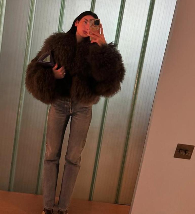 Dua Lipa ve Callum Turner Nişanlandı - Magazin Life