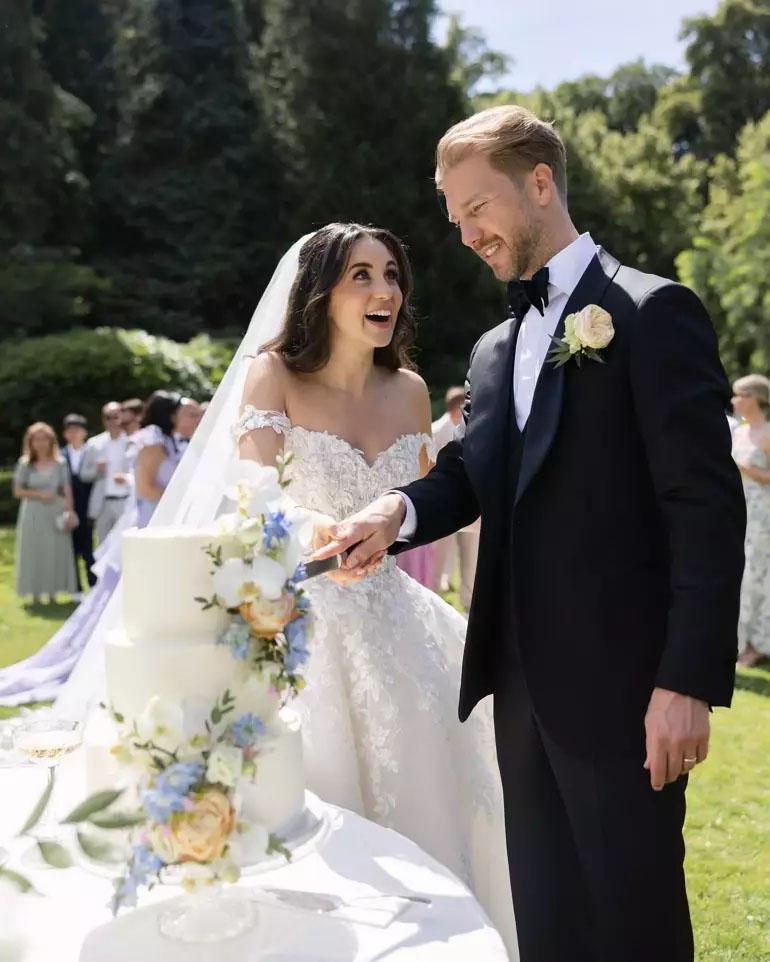 Karsu Dönmez ve Mike Schrama'nın Düğünü ve Hamilelik Müjdesi - Magazin Life