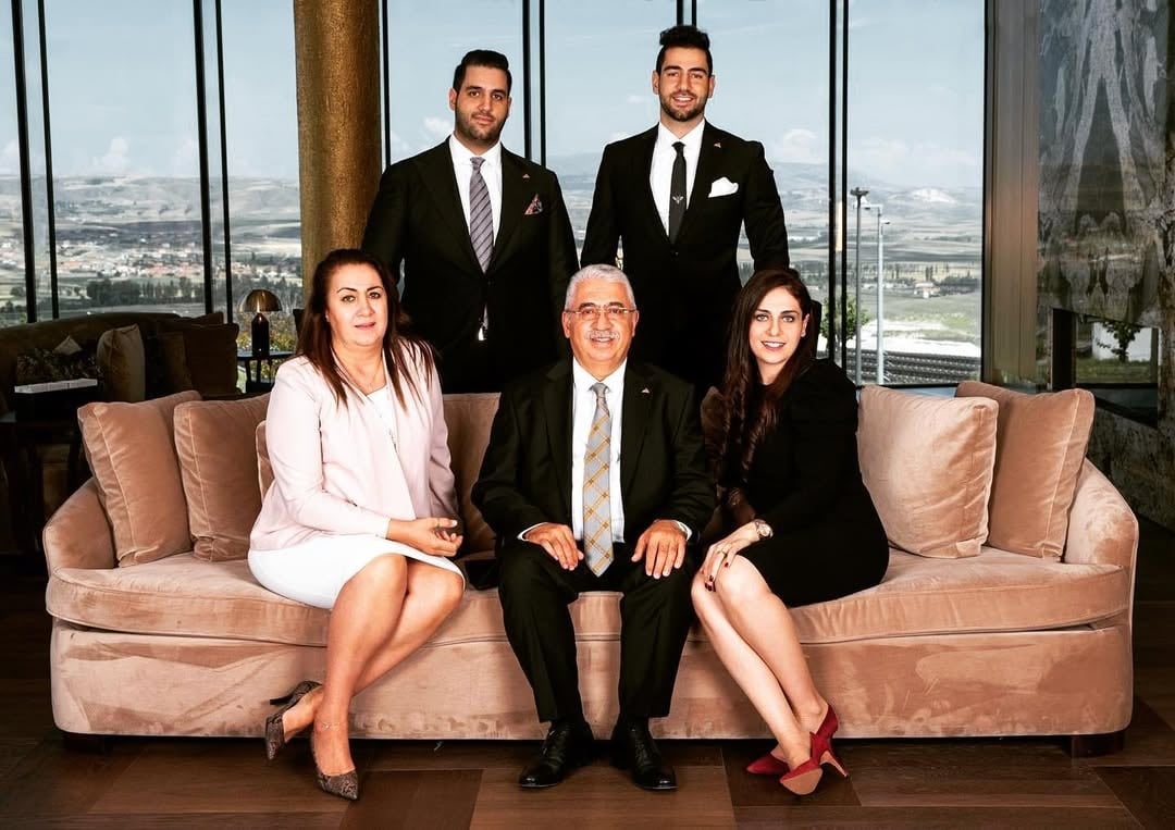 Ahlatcı Holding'in Veliahtı Ahmet Emin Ahlatcı ve Elif Engin Nişanlandı ...