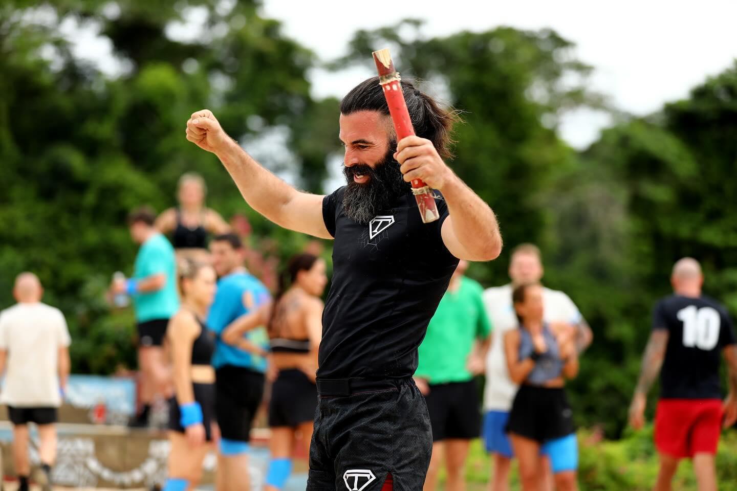 Survivor Turbo Turabi müzikçi oldu! İngilizce müziği toplumsal medyada ...