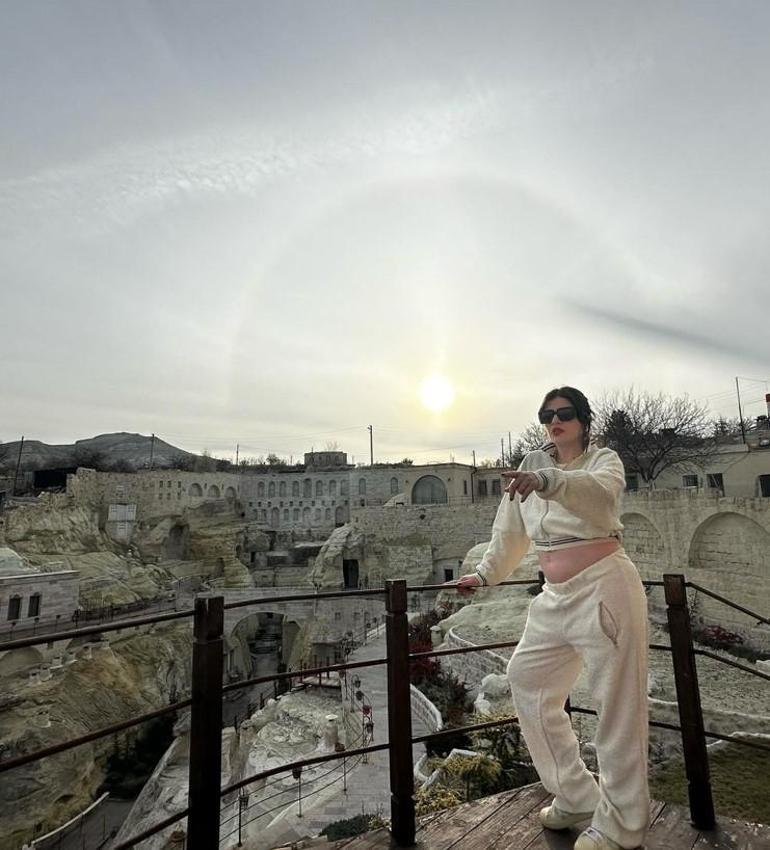 Ünlü şarkıcı ikinci kez baba oldu! 'Ailemize hoş geldin Ali Gabriel ...