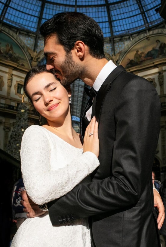 Almila Ada iş insanı sevgilisiyle nişanladı - Magazin Life