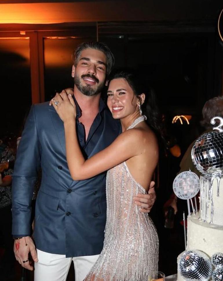 Sibil Çetinkaya aşk hayatıyla gündemde! Demet Akalın'dan olay tenkit ...