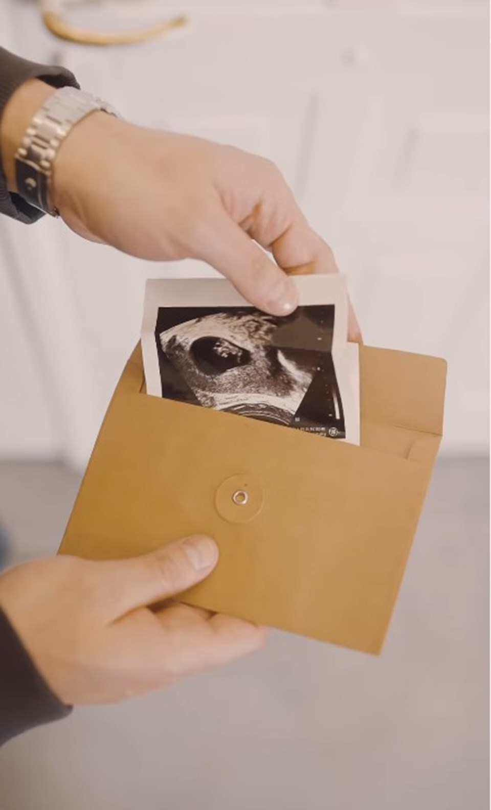 Ünlü oyuncu Burak Çelik baba oluyor - Magazin Life